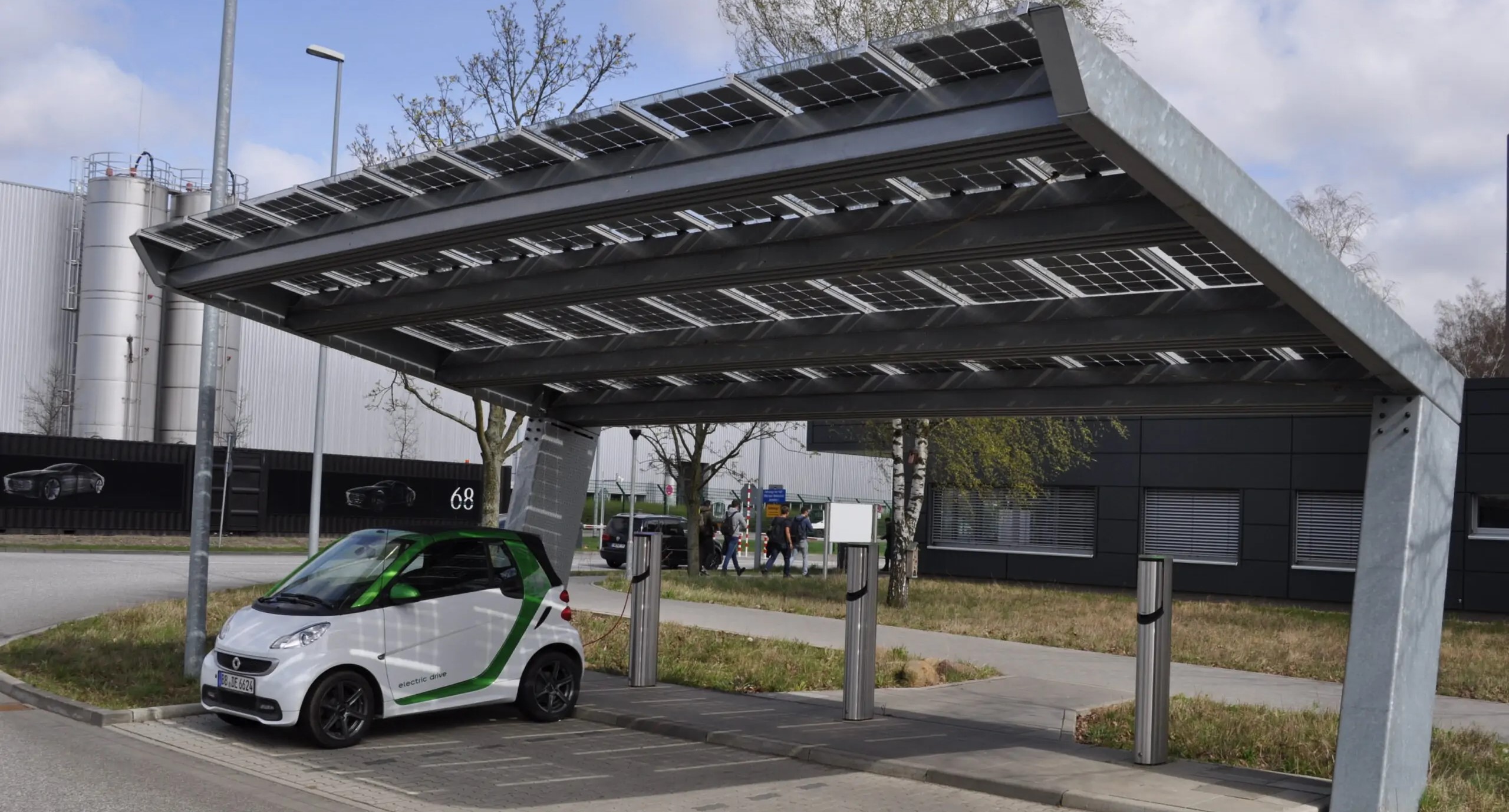 Bluetop Solar Project - Mercedes, Hamburg, Germany